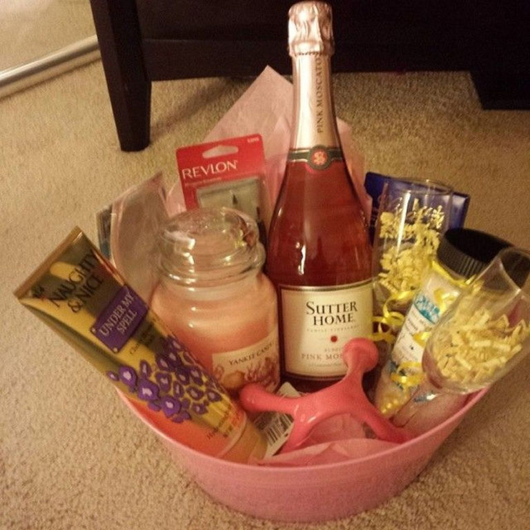 49 Stylish DIY Wine Gift Baskets Ideas – HOMYSTYLE