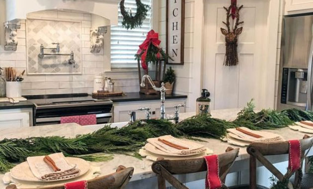 52 Eye Catching Kitchen Table Christmas Decoration Ideas – HOMYSTYLE